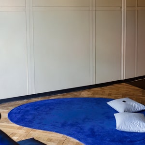 Irregular Shape Hand Tufted Rug Kidney Bean Shape Cobalt Blue Solid Rug ...