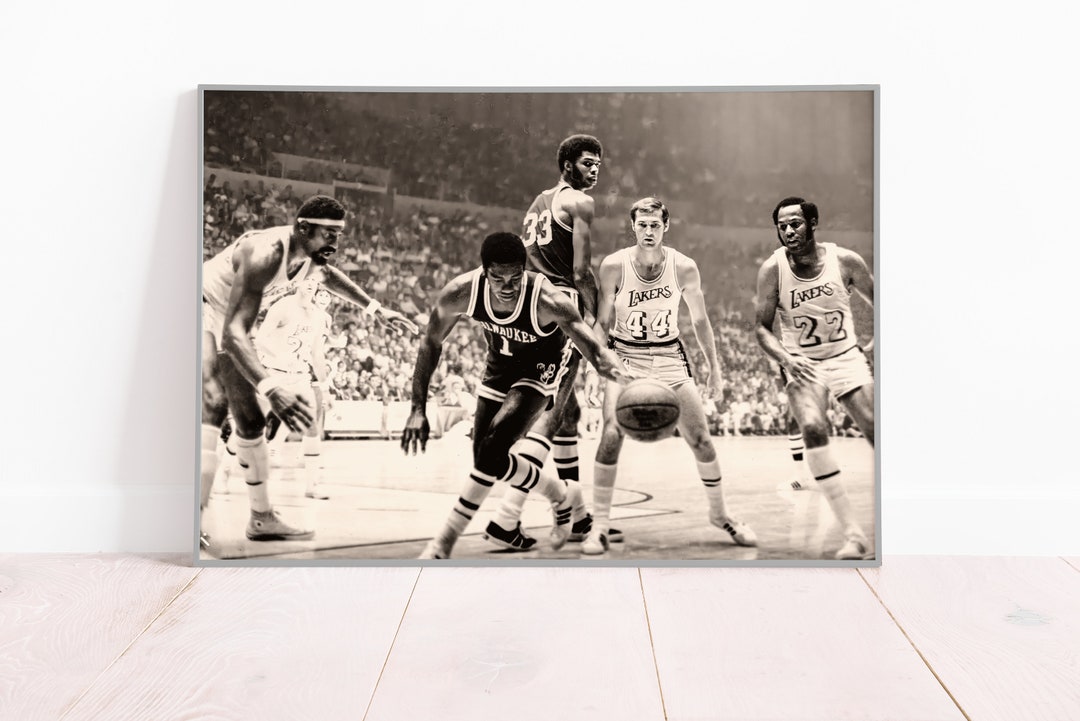 Vintage NBA Poster, Canvas, Wall Art, Milwaukee Bucks, Oscar Robertson ...