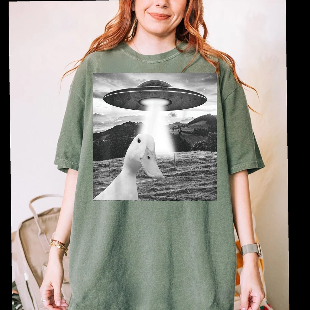 Alien Duck UFO Duck Selfie With UFO Alien Duck Funny Meme T-shirt1221 - Etsy