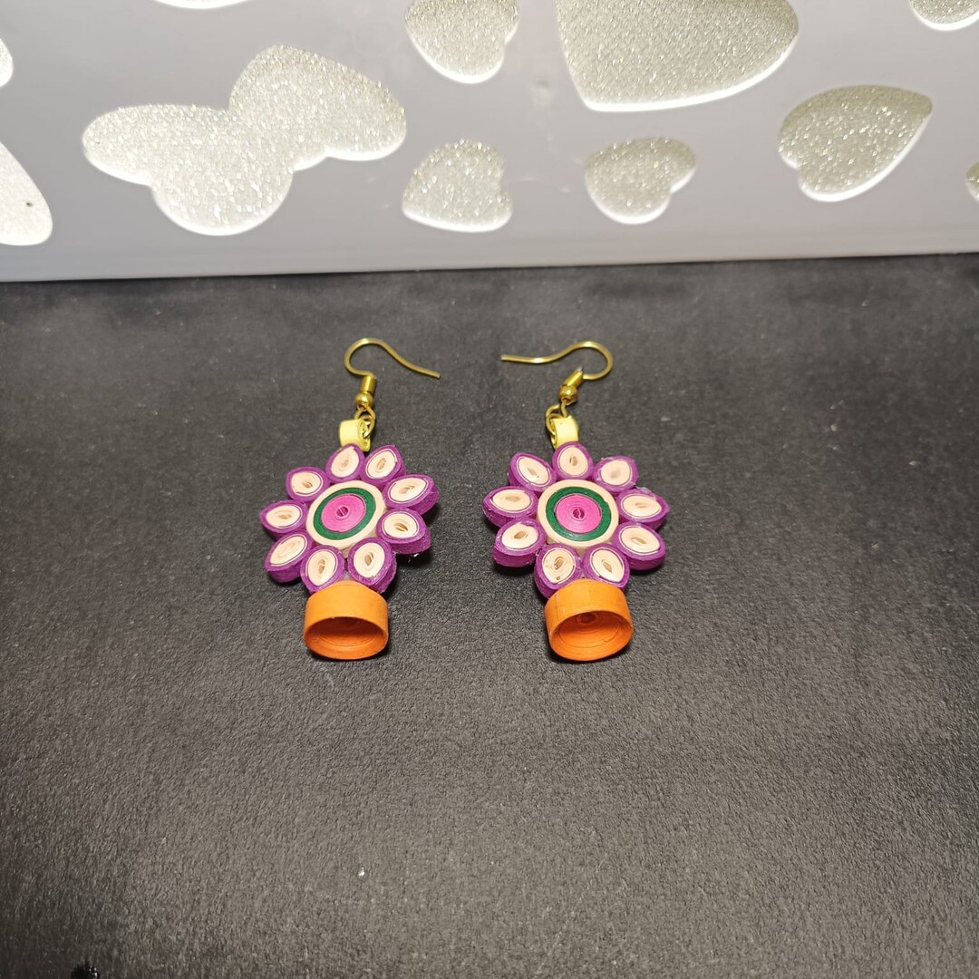 Handmade Quilling Pendent, Modern Paper Pendent. Unique Designs ...