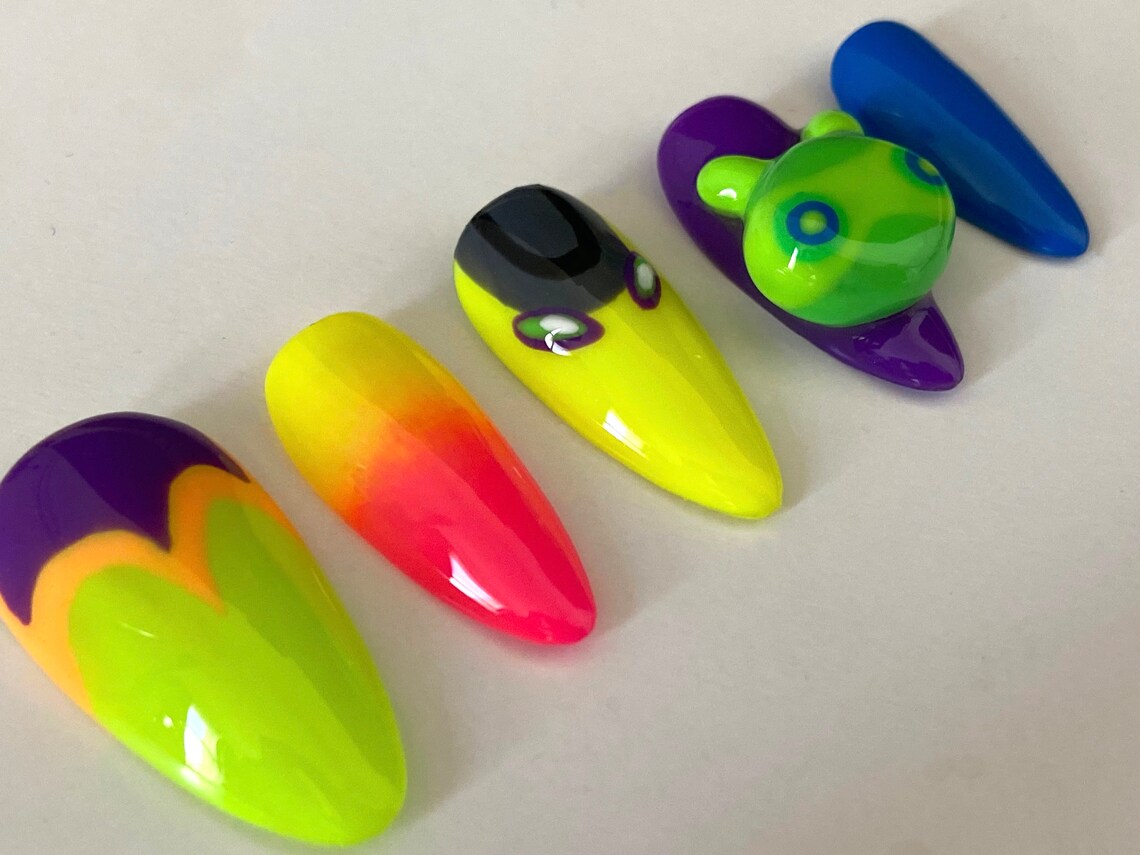 VALORANT Gecko Inspired Mosh Thrash Dizzy Riot Games Press on Nails ...