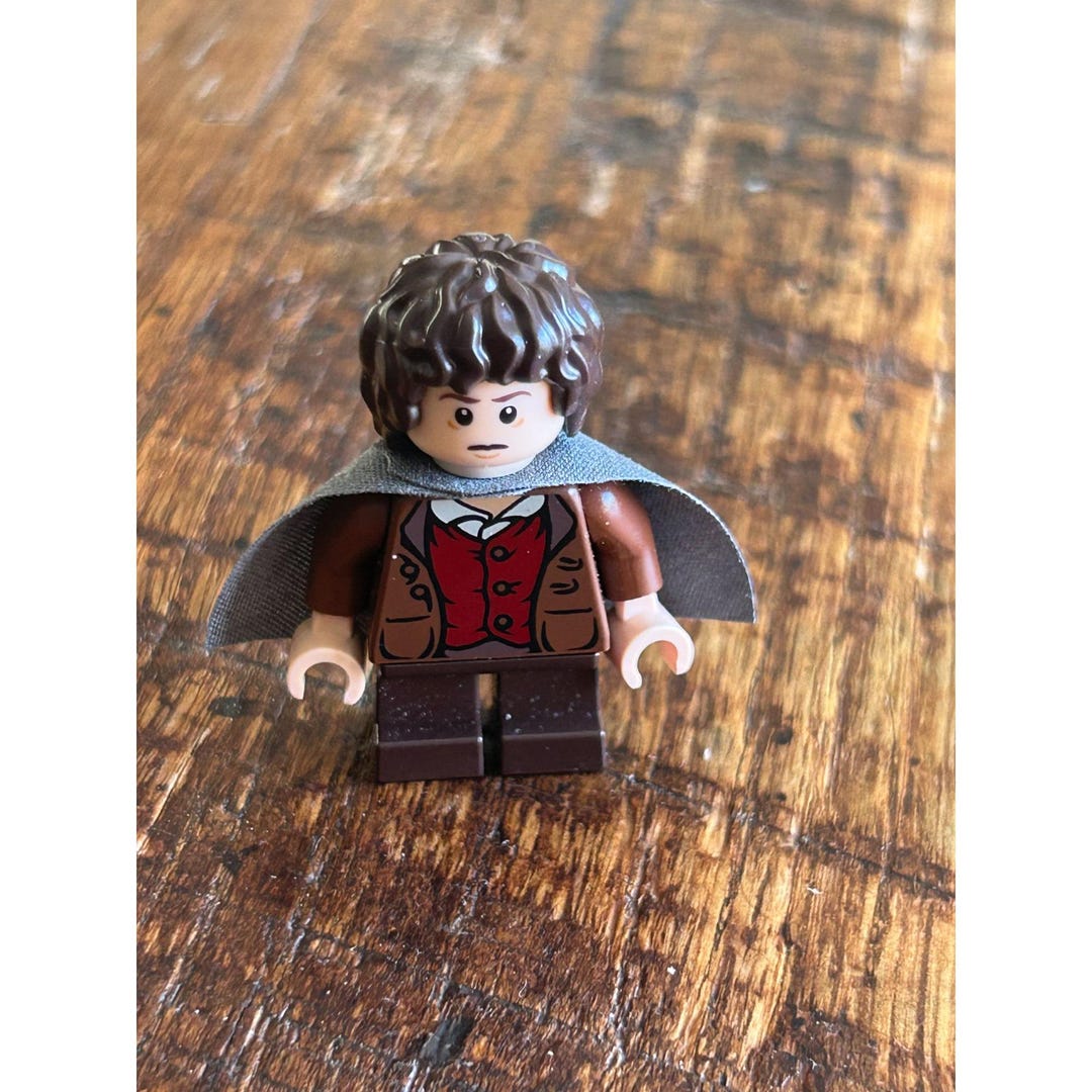 Lego Frodo Baggins Minifigure W/ Cape 1.5" Lord of the Rings ...