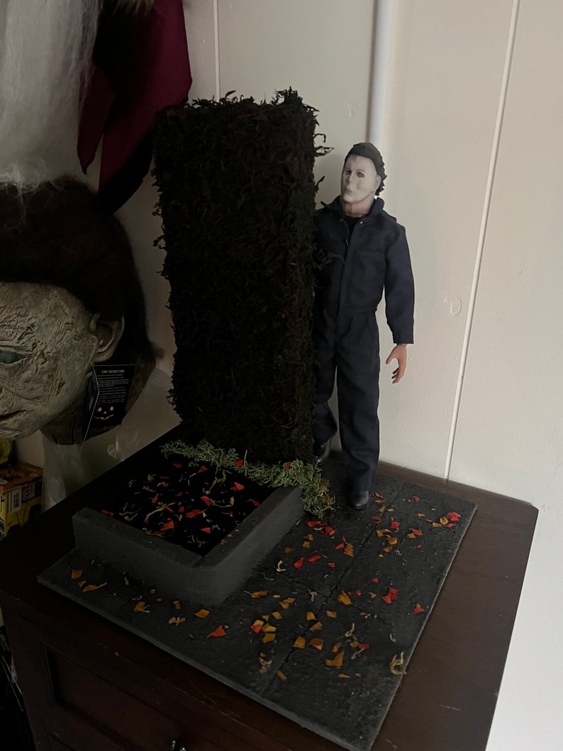 12halloween 1978 Michael Myers Sidewalk Stalk Diorama Made for 12 Figures Not Included - Etsy