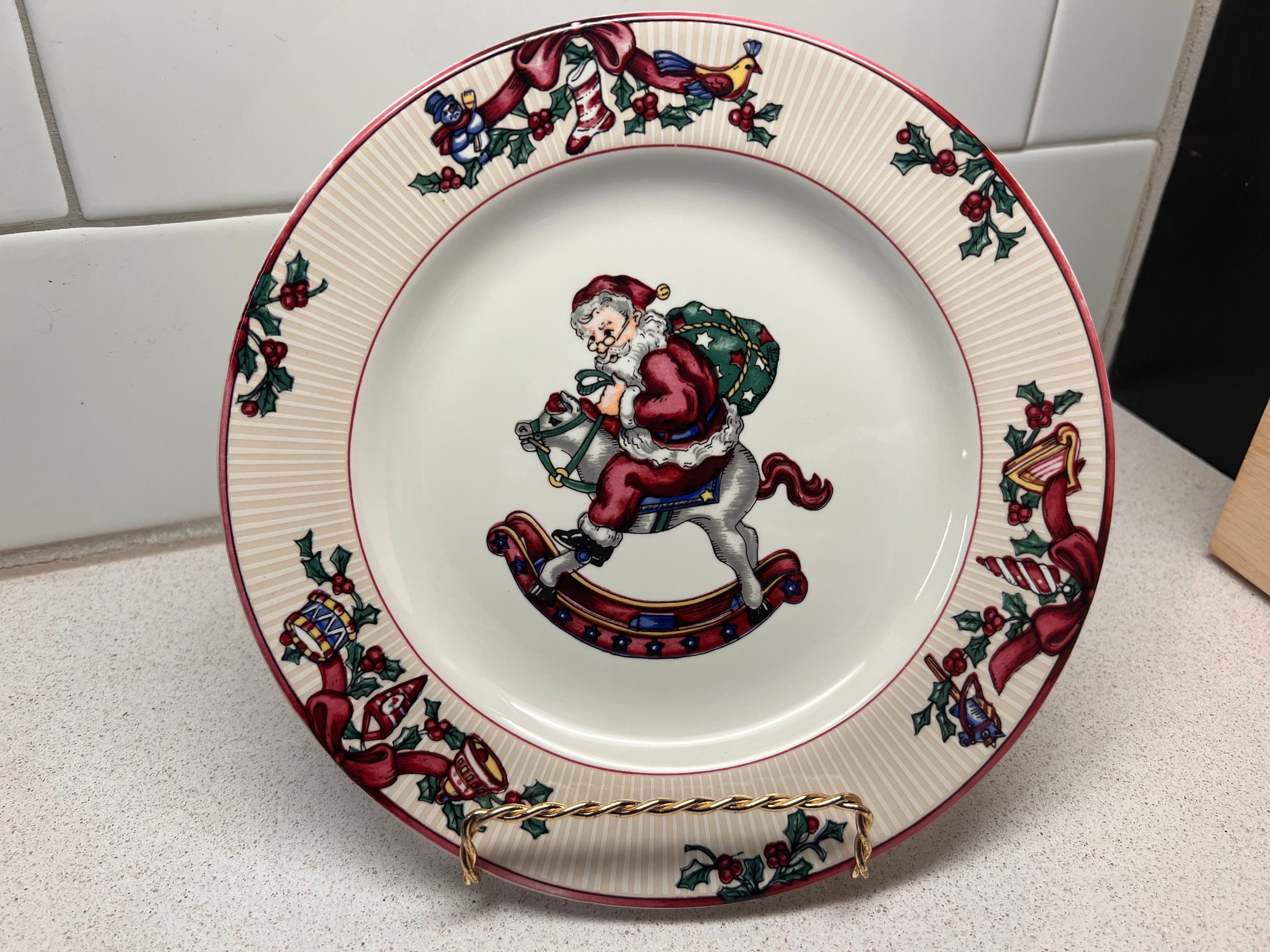 Fitz And Floyd Christmas Plates