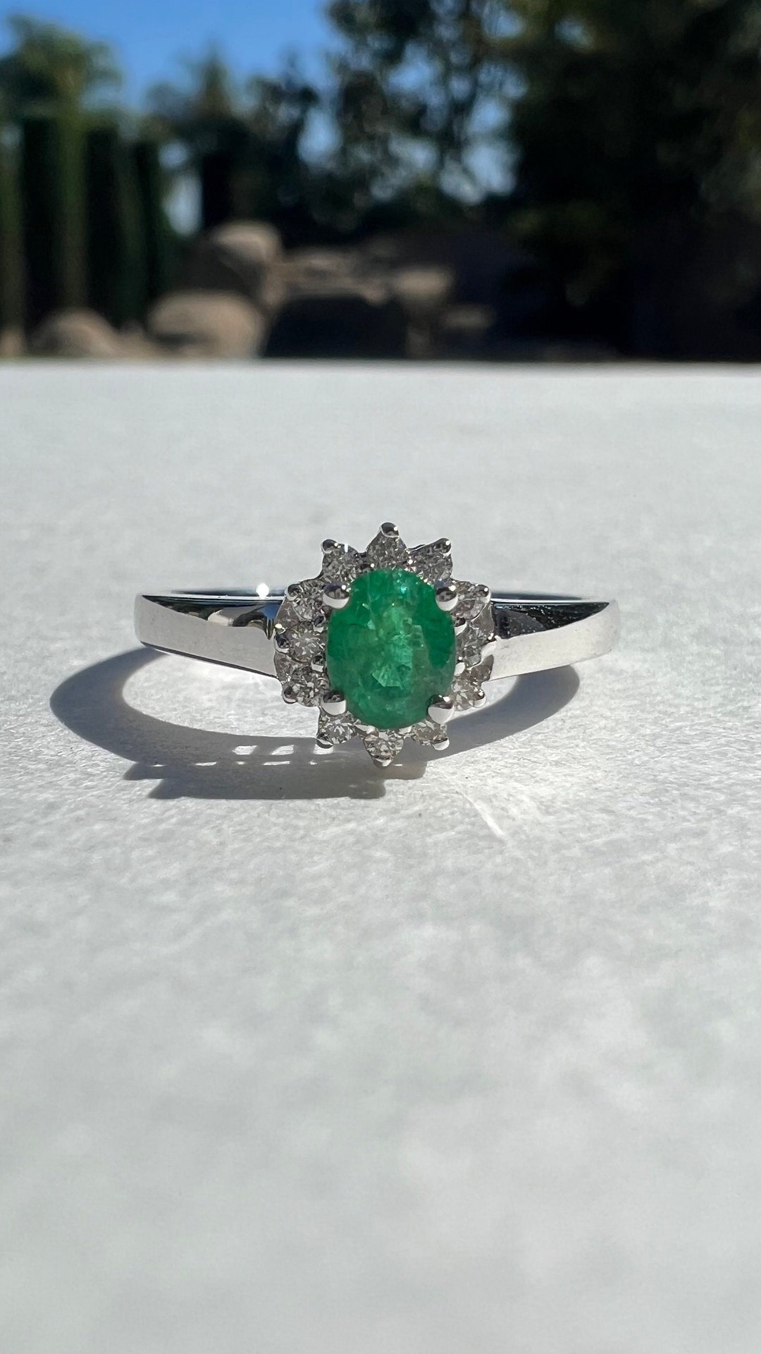 Genuine Emerald and Diamond Solaris Ring / 14k Solid White Gold - Etsy