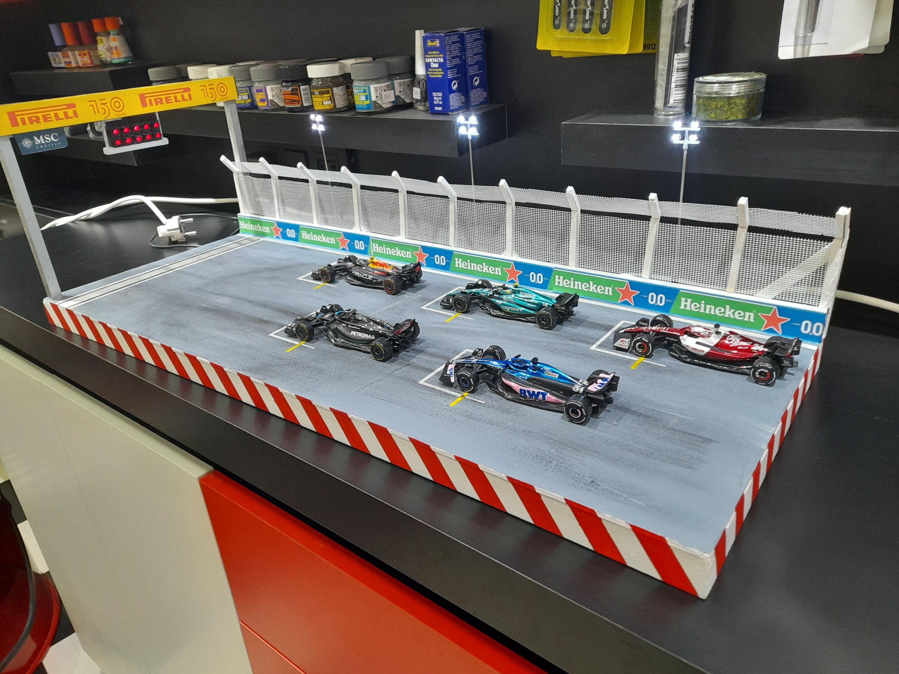 Formula1 Grid Pist, Handmade F1 Start Diorama, Race Cars Exhibition ...