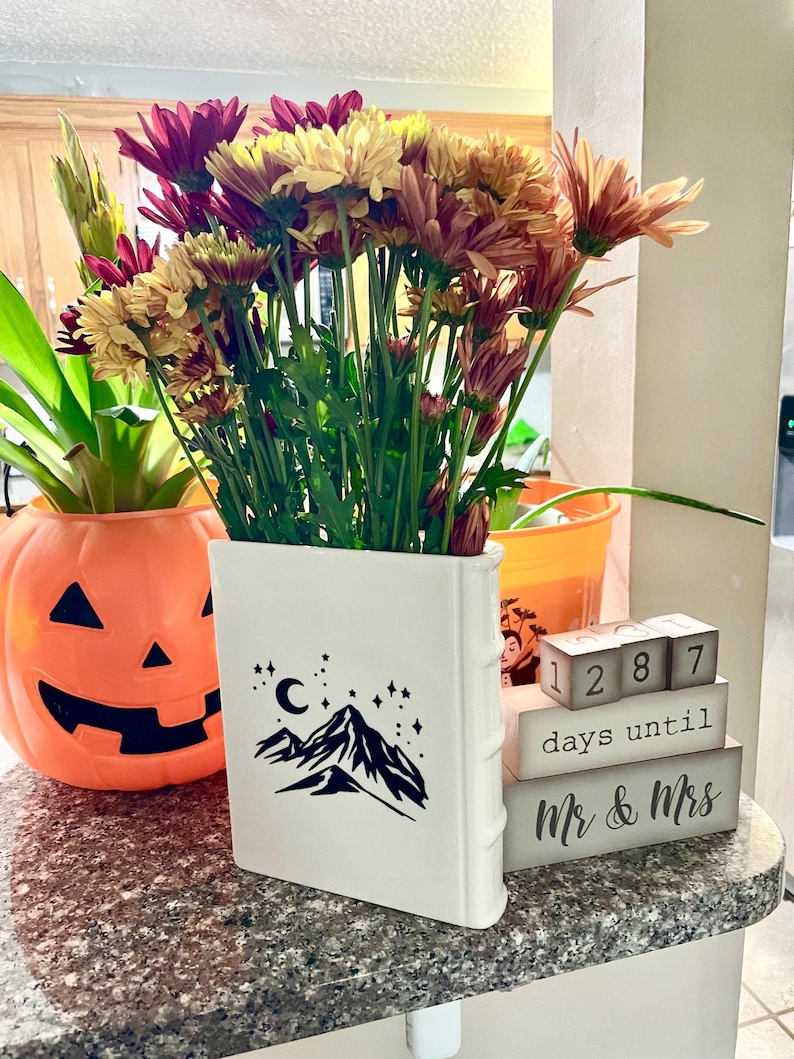 Custom Ceramic Book Vase: Personalized Book Lover Gift - Etsy