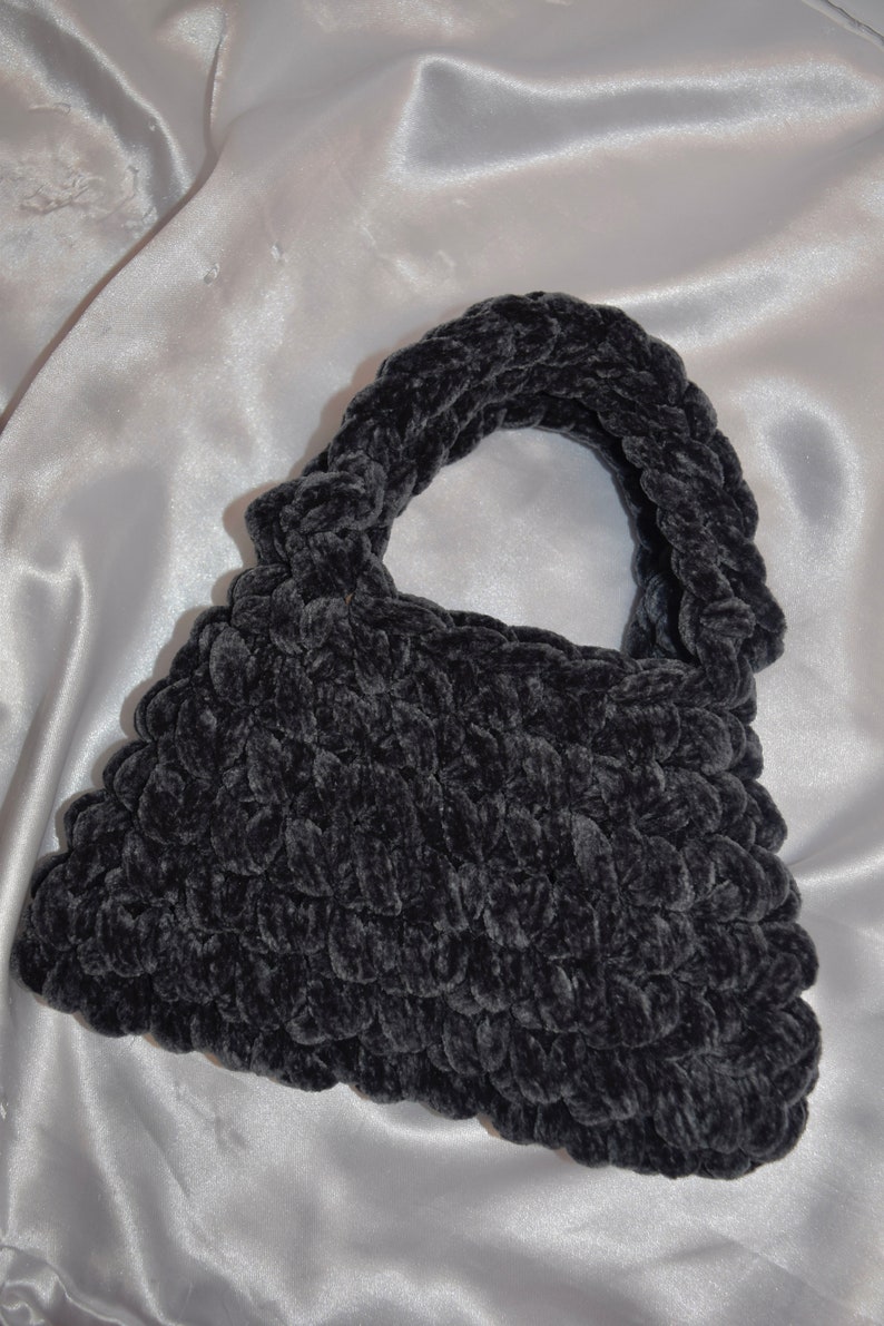 Cute Crochet Mini Bag Pattern Crochet Velvet Mini Bag Pattern Quick ...