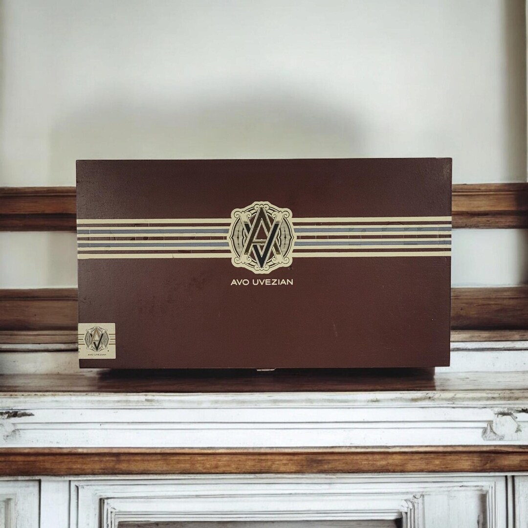 Empty AVO UVEZIAN Cigar Box: AVO Heritage Toro. Velvet Lining Available ...