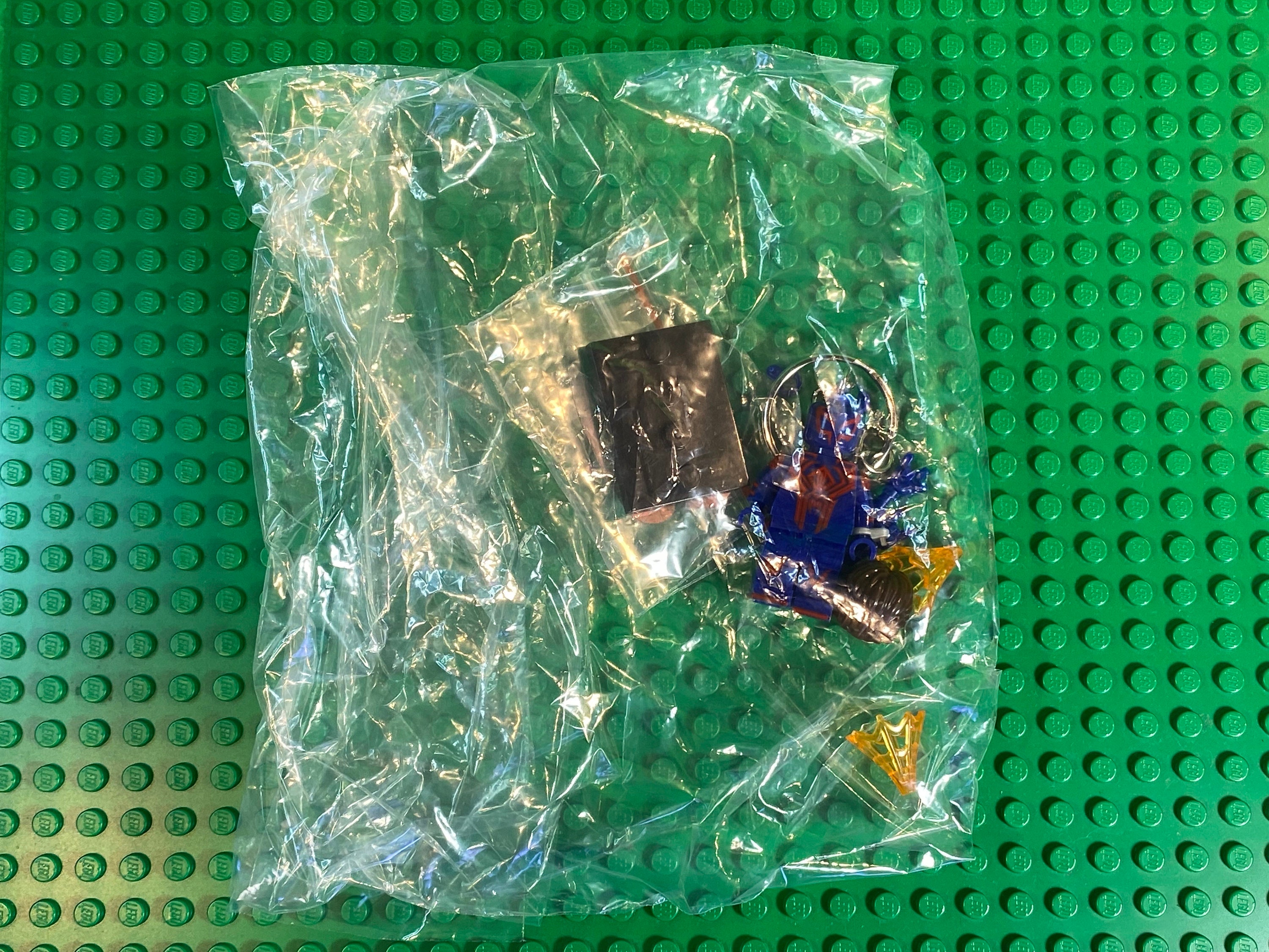 Block SPIDER-MAN Across the Spiderverse Minifigure KEYCHAINS, Spider ...