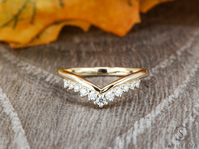 V Shape Tiara Eternity Wedding Band, Curved Moissanite Wedding Band ...