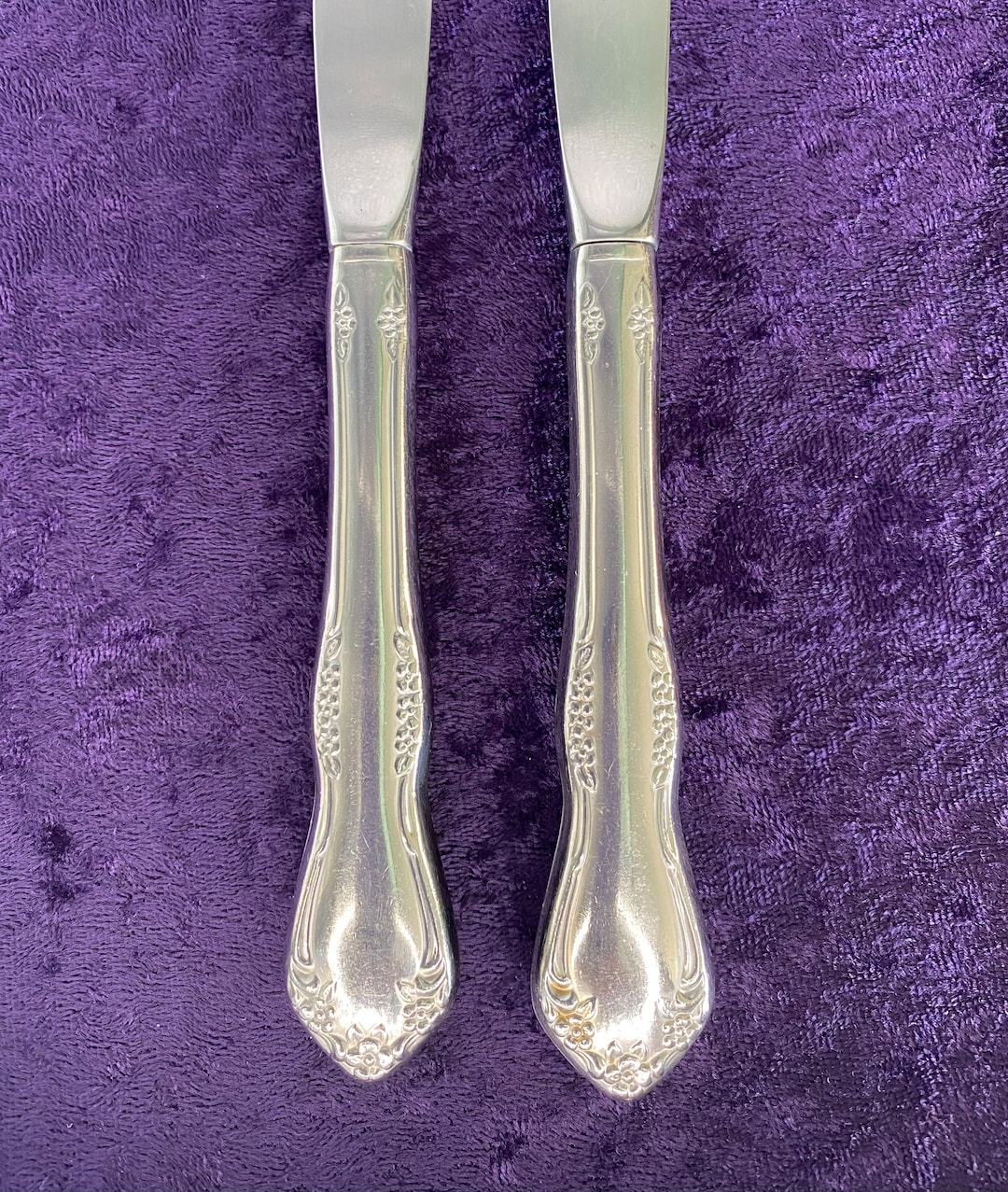 MANSFIELD Wm A Rogers Deluxe Stainless Oneida Vintage Flatware - 2 Dinner Knives - Etsy