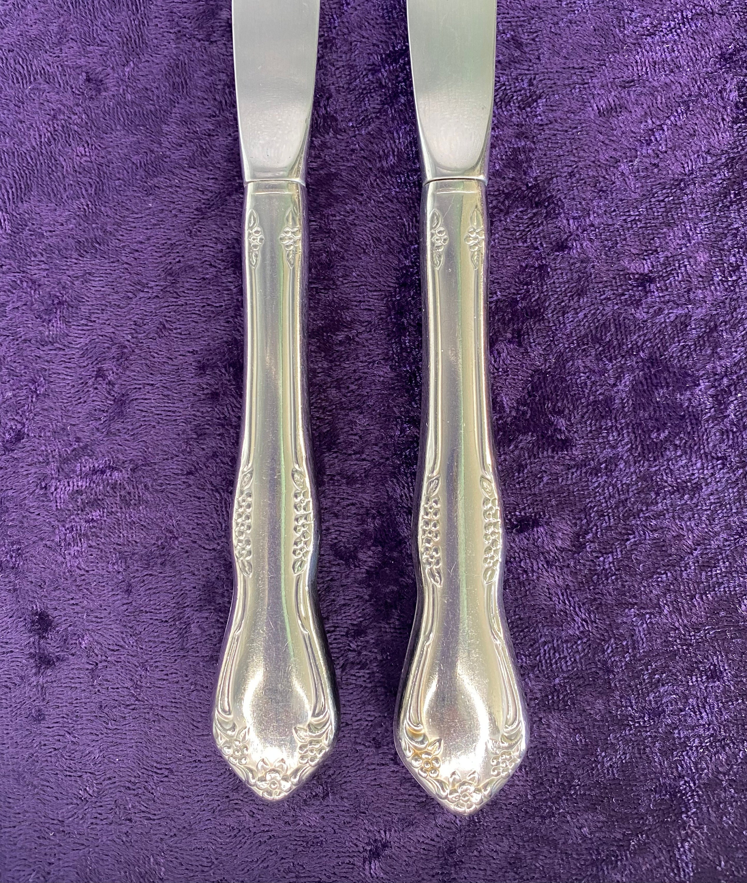 MANSFIELD Wm A Rogers Deluxe Stainless Oneida Vintage Flatware 2 Dinner Knives - Etsy