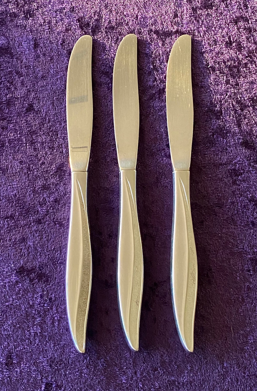 TEXTURA Oneida Deluxe Stainless Vintage Flatware - 3 Hollow Handle ...