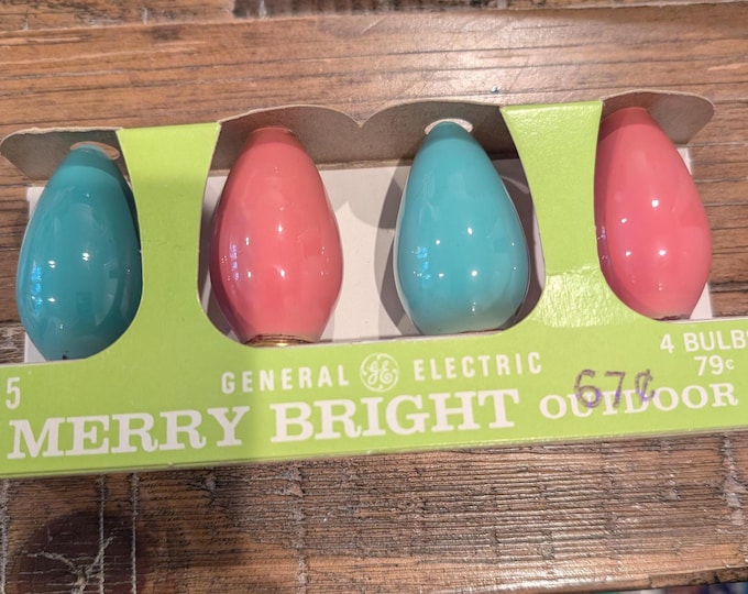 Vintage 1960's GE Opaque Christmas Light Bulbs C-9 1/4, 120 Volt - Box ...