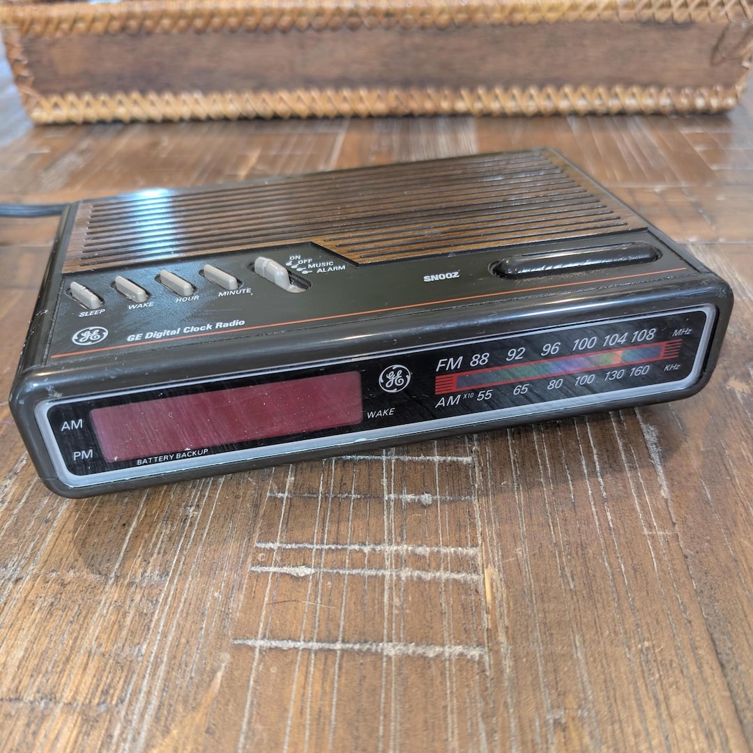 Vintage 1980s GE Alarm Clock Radio, Red LED Display, Tested, in ...