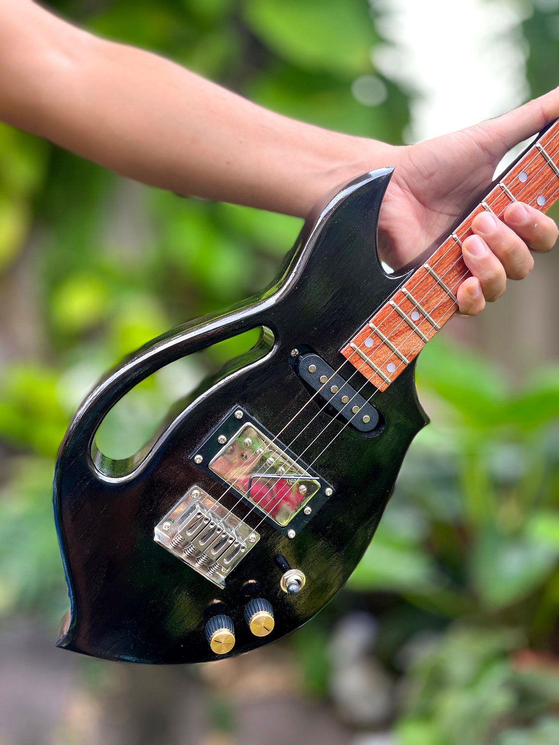 Electric Thai Asian Guitar 4 Strings, Isarn Mandolin Musical Instrument ...