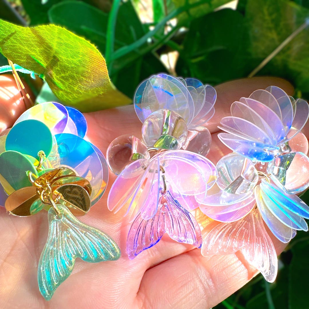 10pcs Iridescent Glass Mermaid Tail Charms, Transparent Spray Painted ...