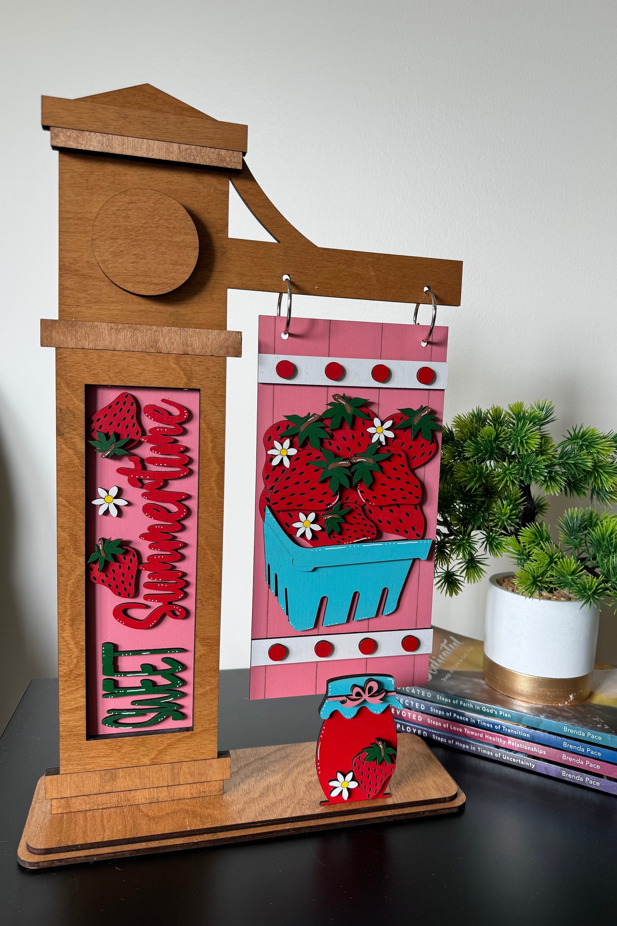 Interchangeable Strawberry Post Sign, Decorative Post Pieces, Tabletop ...