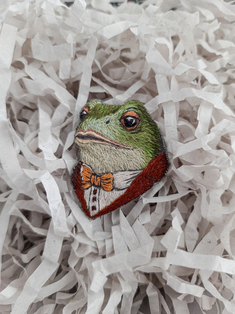 Brooch Frog Toad Embroidery Meme Suit Distinguished Gentleman Pin ...