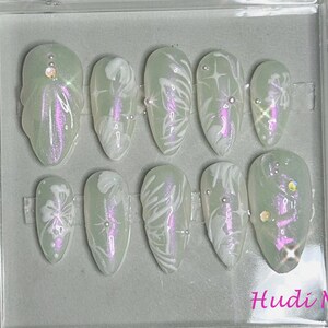 Y2K Nails With 3D Shell Design | Elegant White Press on Nail Set ...