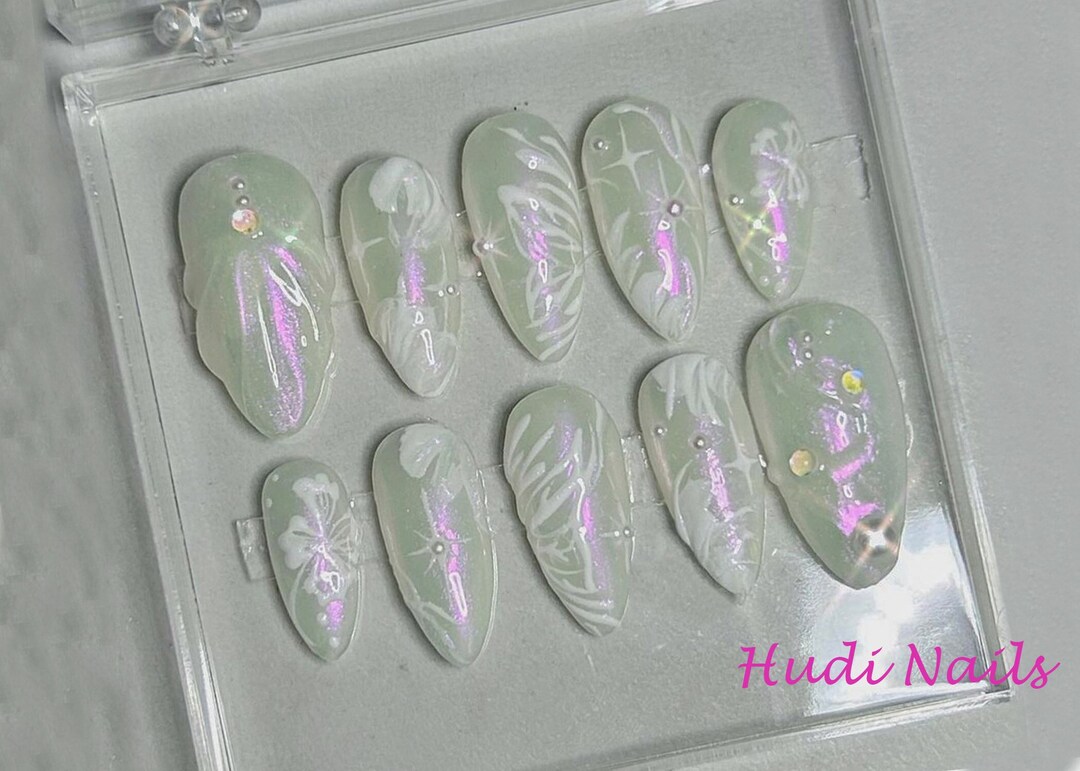 Y2K Nails With 3D Shell Design | Elegant White Press on Nail Set ...