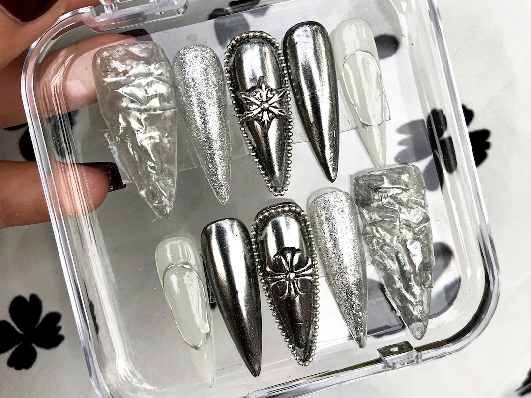 Glossy Silver Mirror Nail Art | Radiant Stiletto Press-ons - Silver ...