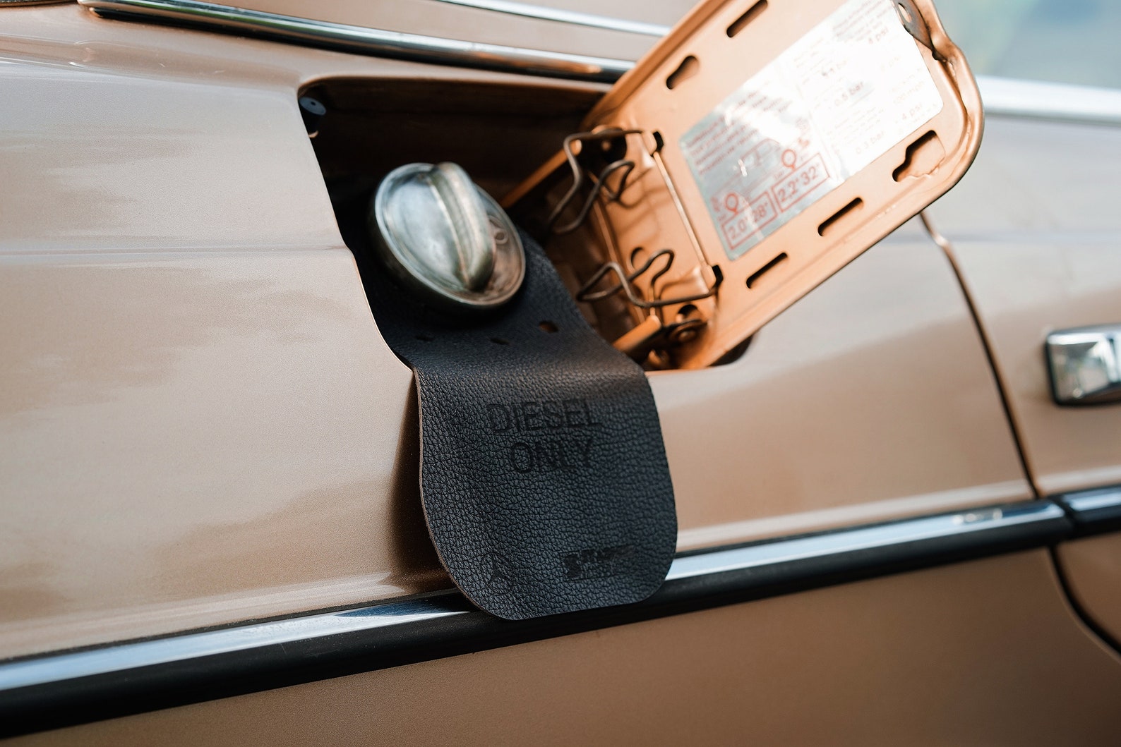 R129 Fuel Bib Genuine Leather - Etsy