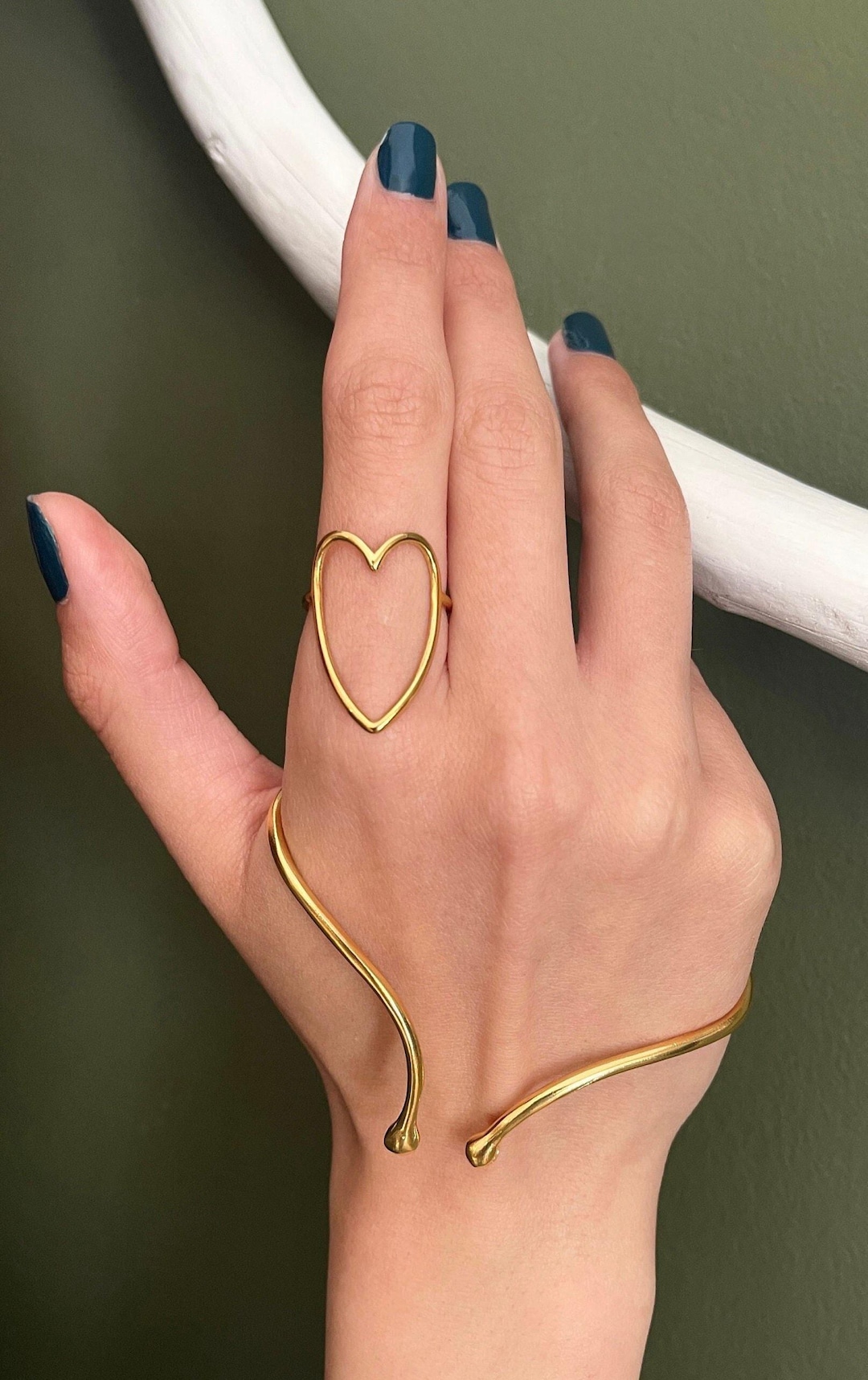 Lightweight Golden Perforated Heart Ring• Long Heart Framed Ring• Thin ...