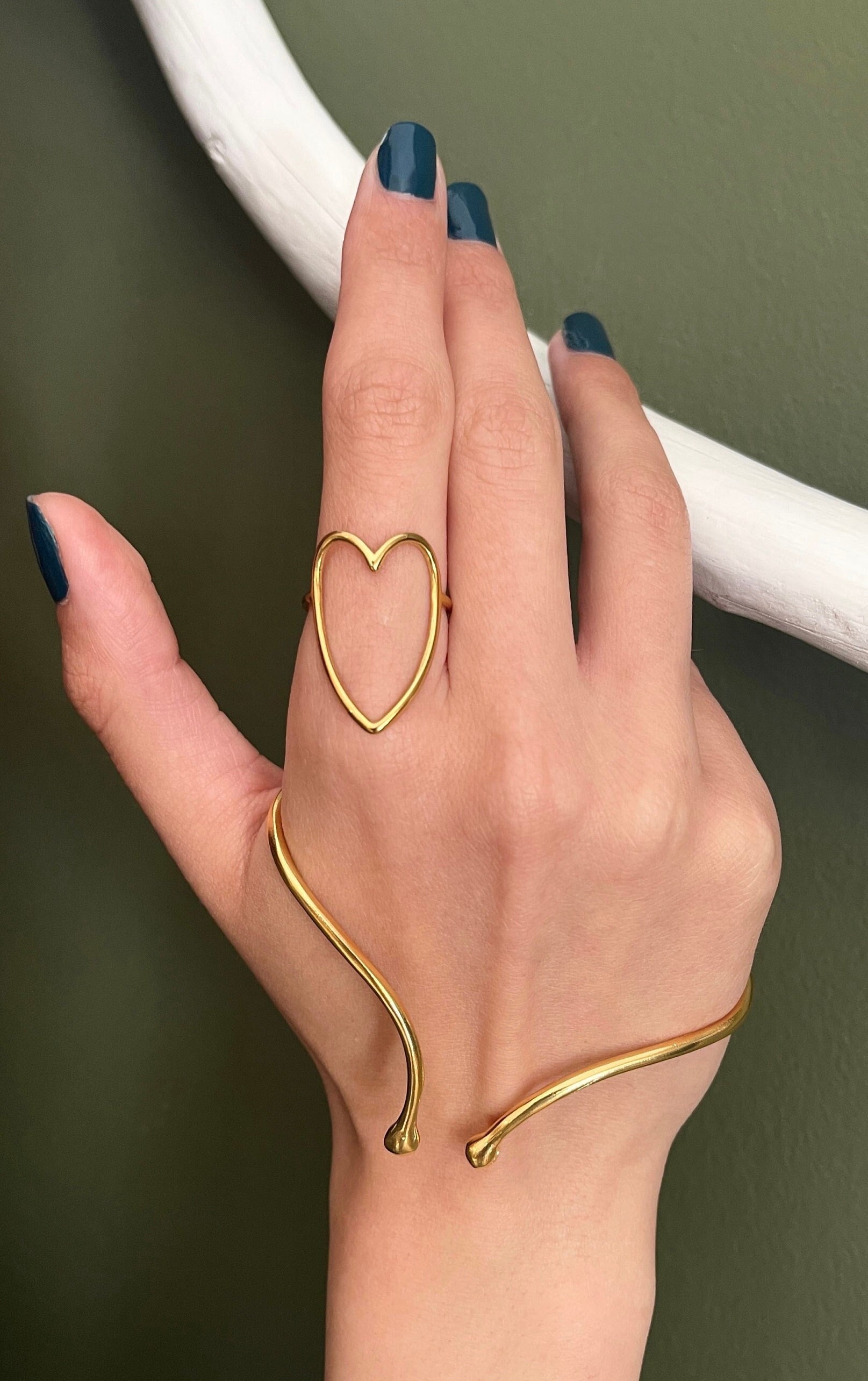 Heart outline ring store