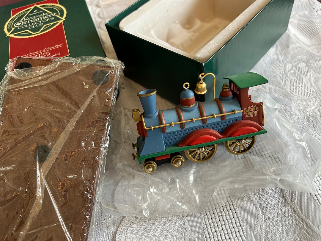 Hallmark Train With Stand - Cast Metal Keepsake Collector's Club 1990 ...