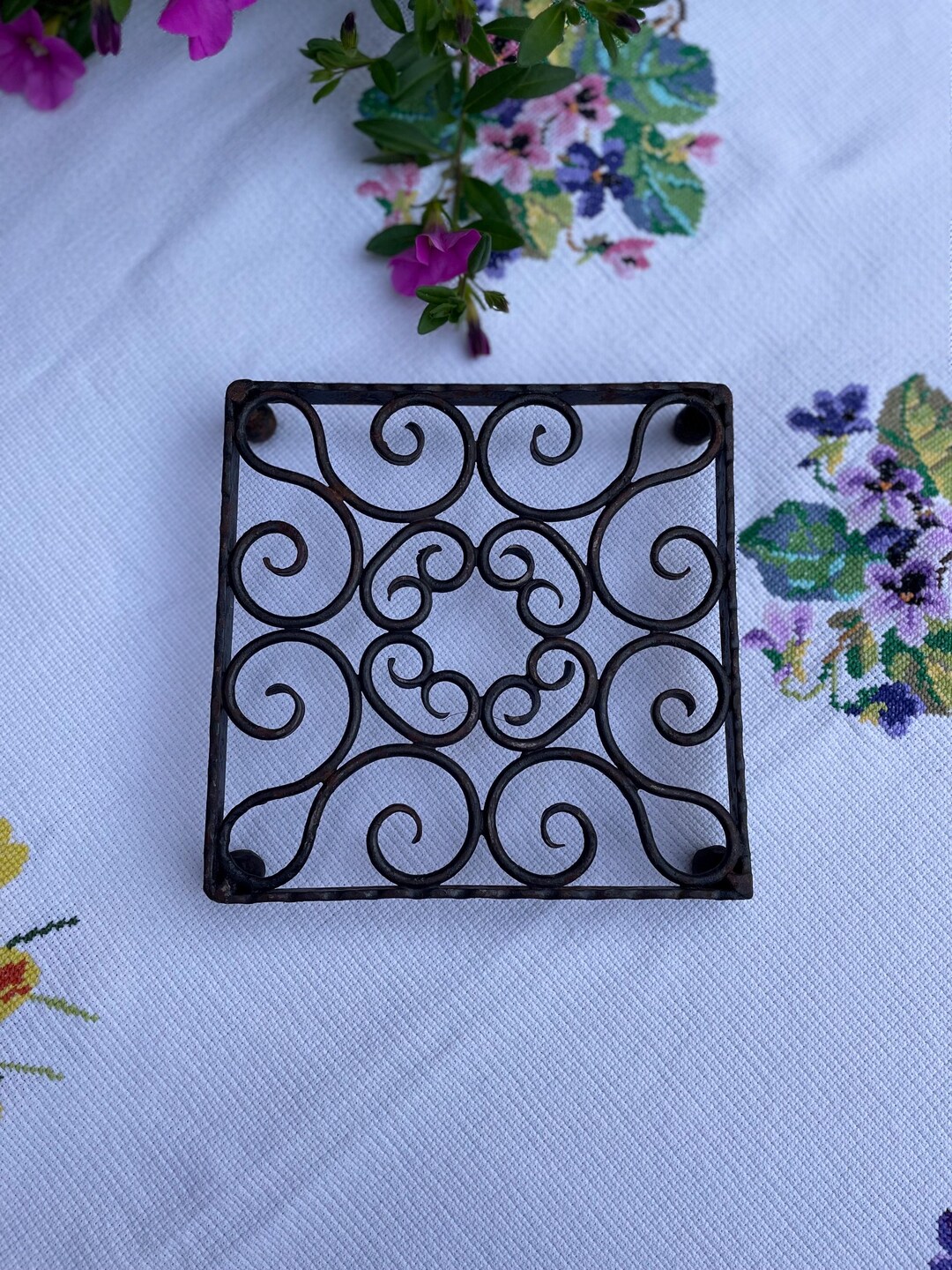 Vintage Metal Hot Pot Stand, Iron Hot Pot Holder, Cast Iron Trivet, Hot ...
