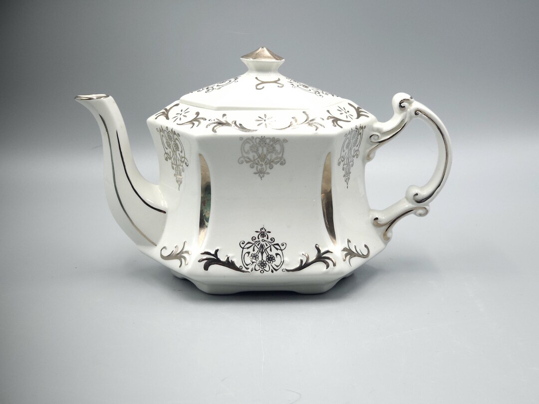 Vintage Ellgreave Teapot. 1960-1969, England, Gold Gilting, Marked on ...