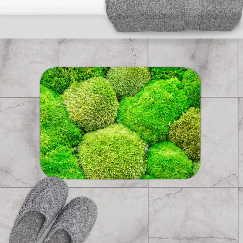 Moss Bath Mat With Different Shades of Green to Captivate the Natural ...