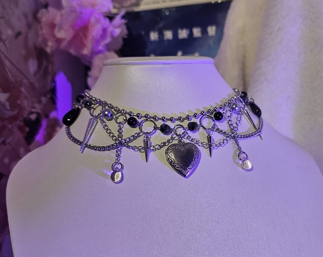Alternative "captured" Necklace Choker Locket Black Heart Spike Goth ...