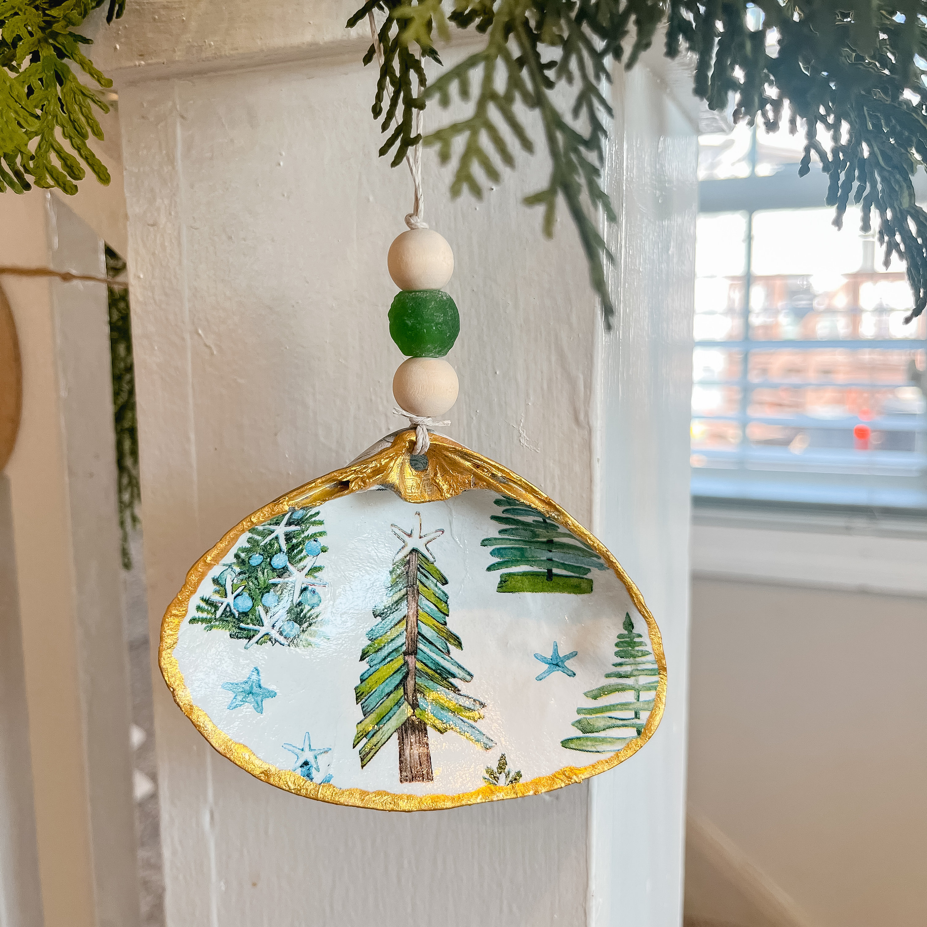 Clam Shell Christmas Ornament, Christmas Gift, Decoupage Clam Shell ...