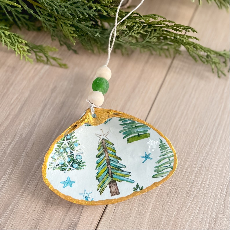 Clam Shell Christmas Ornament, Christmas Gift, Decoupage Clam Shell ...