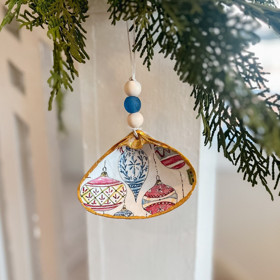 Clam Shell Christmas Ornament, Christmas Gift, Decoupage Clam Shell ...