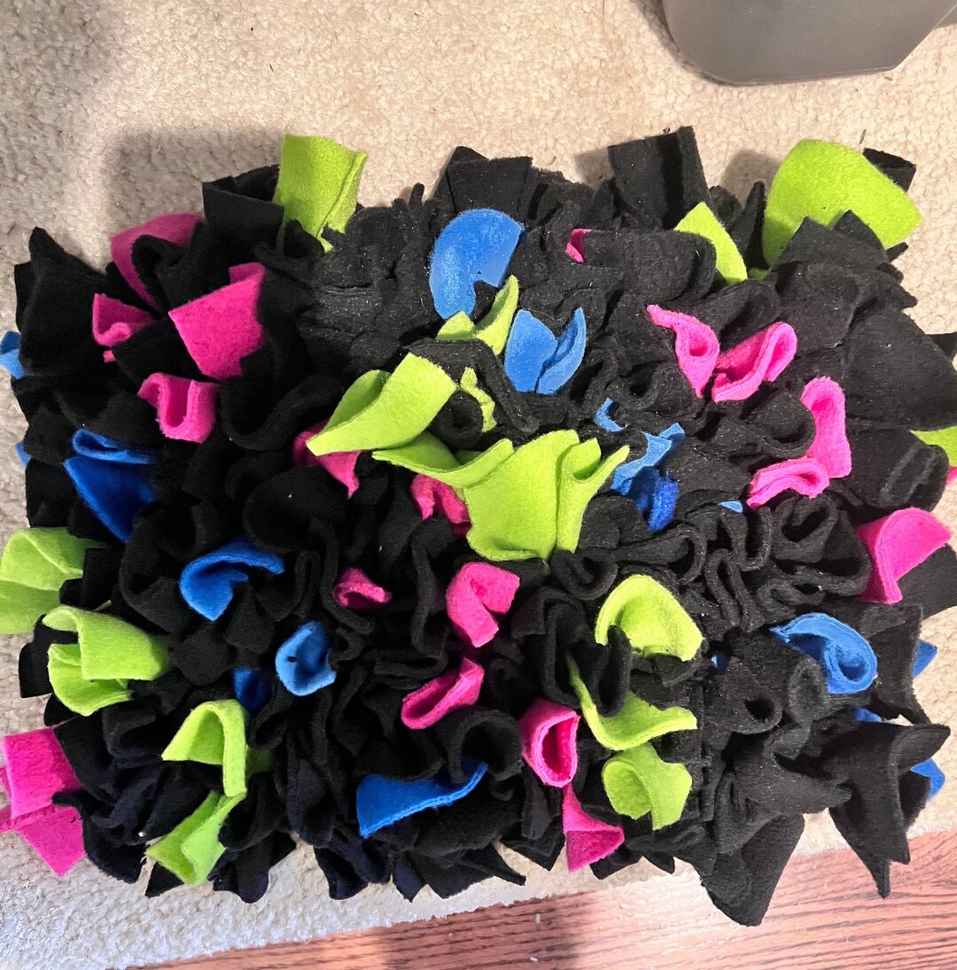 Small 12x9 Snuffle Mat - Interactive Treat Dispenser for Dogs, Cats ...