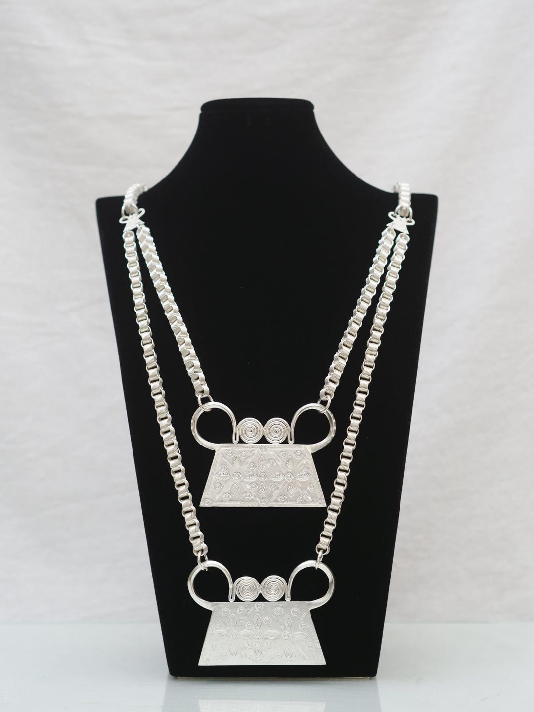 Hmong or Miao Silver Necklace With Big Phiaj Pendant - Etsy