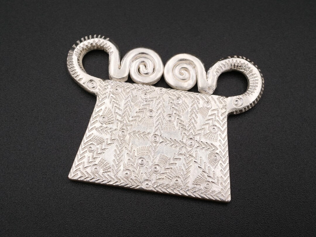 Handmade Hmong Silver Phiaj Pendant - Etsy