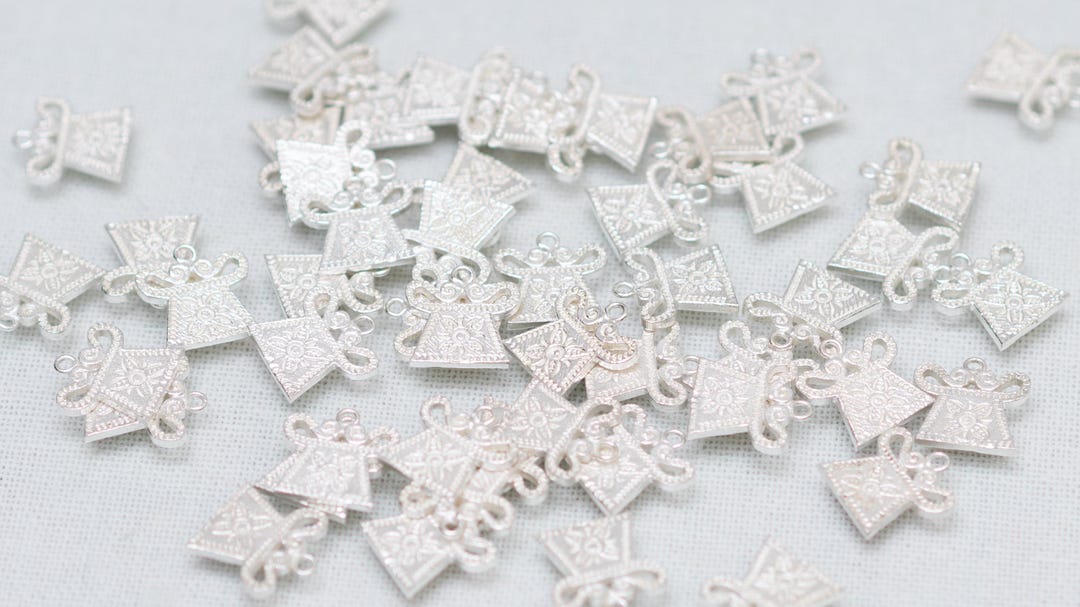 Hmong or Miao Silver Phiaj Pendant and Stud Earrings - Etsy