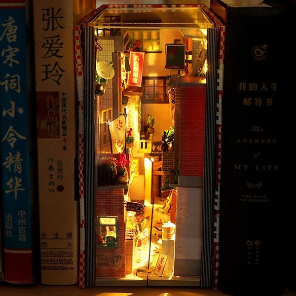 Book Nook Japan - Etsy