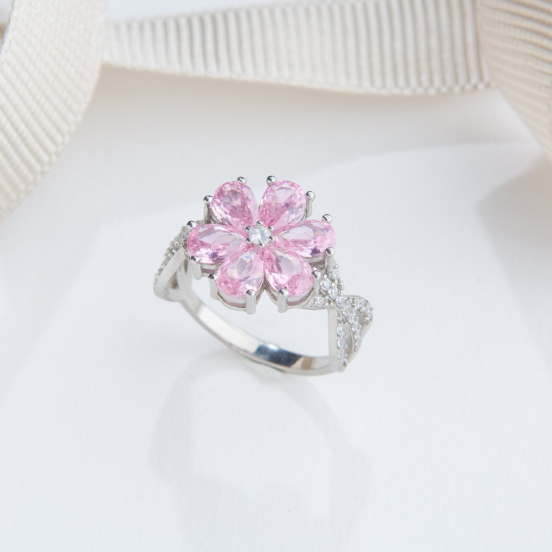 Magnolia Ring, Daisy Ring, Shiny Jewelry, Flower Symbol, Sparkle Stone ...