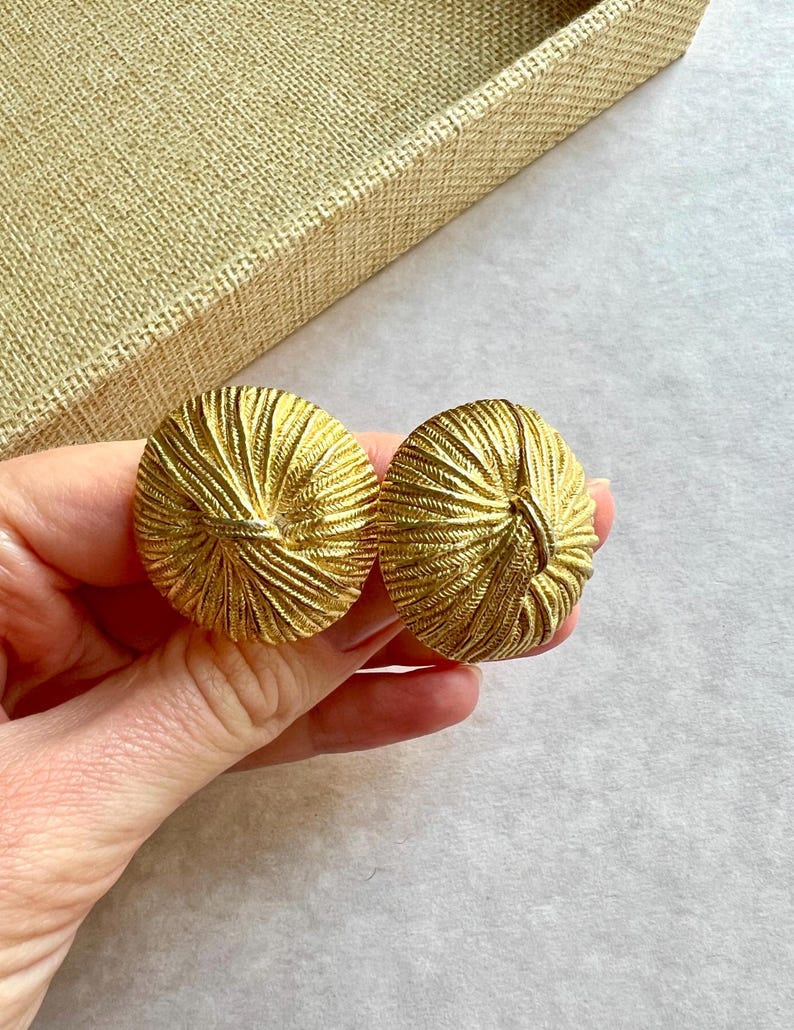 PAOLO GUCCI Vintage Gold Domed Bold Clip-on Earrings, 1980s - Etsy