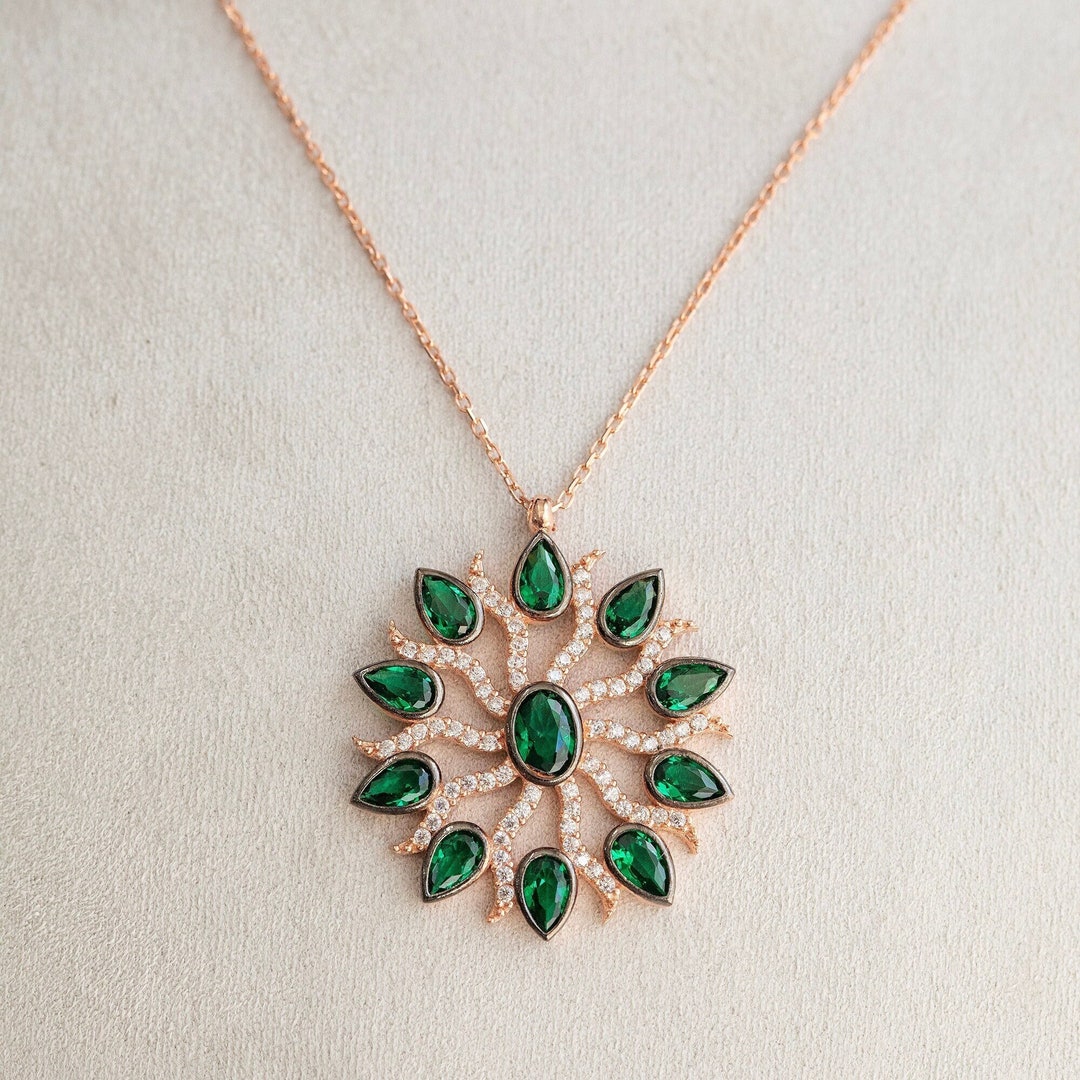 Emerald Flower Necklace for Women Emerald Green Sun Pendant - Etsy UK