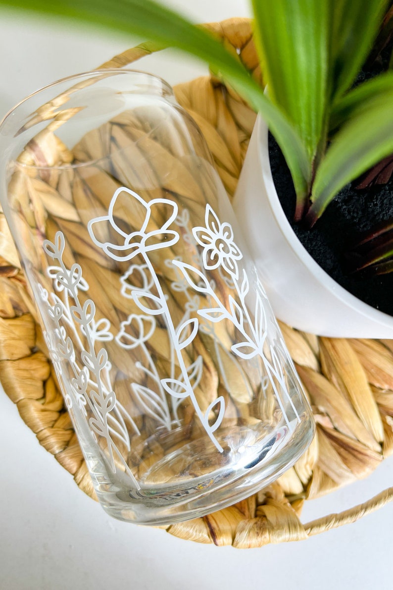 Wild Flower Can Glass Cup, White Boho Flowers, Iced Coffee Can Cup, Can ...