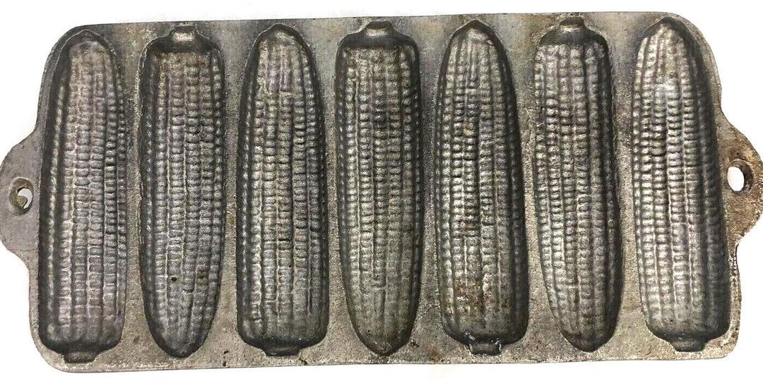 Vintage Cornbread Cast Iron Muffin Mold Bakes 7 Corn Ears Pan 12 1/2 X ...