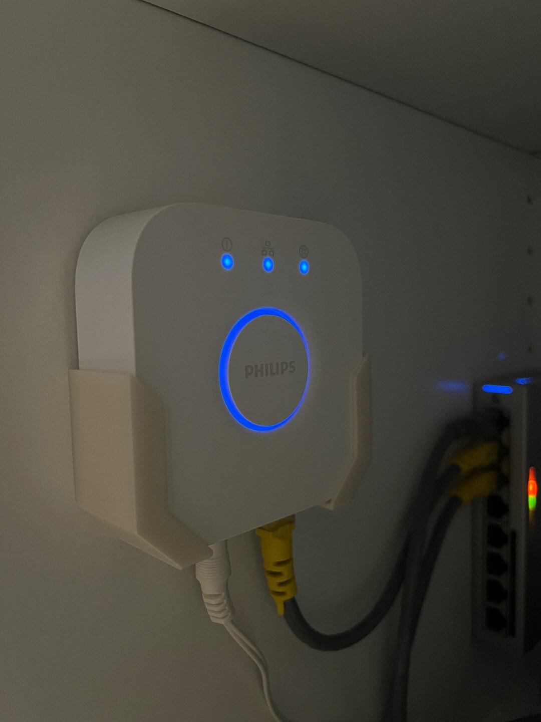 Bridge Philips Hue Wall Mount - Etsy