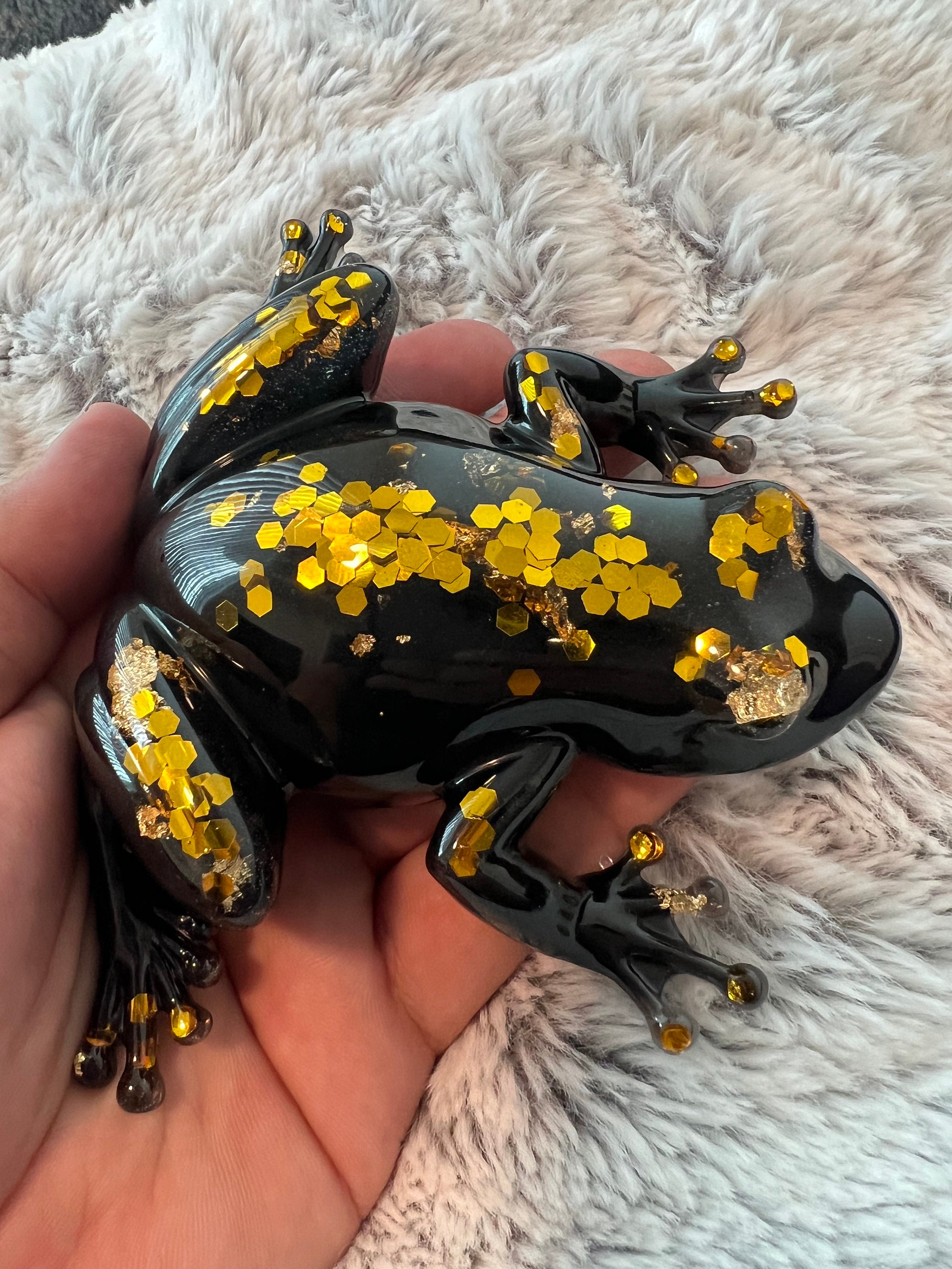 The Golden Frog, Beautiful Transparent Black and Shiny Gold Frog ...